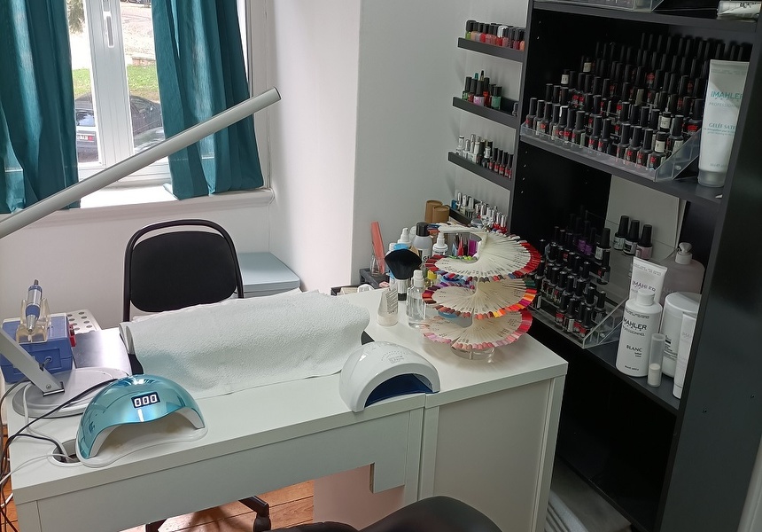 Aplicação de Gelinho nas Mãos por 12€ nas Avenidas Novas! - Vera Nails ...
